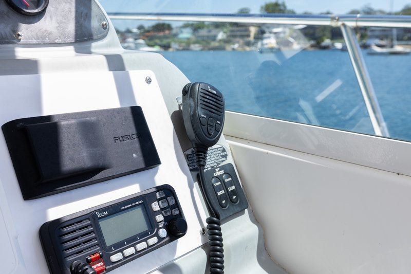TROPHY 2502 PRO WALKAROUND - Calico Marina