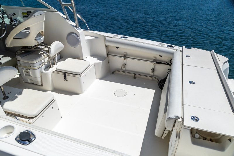 TROPHY 2502 PRO WALKAROUND - Calico Marina